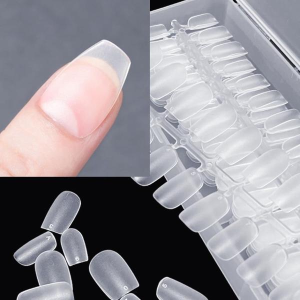 バリエーションコード : 2BJDLYL3FU「自然なフィット感で指先を彩る」超薄型後端部（0.1mm）で自然なフィット感を実現。サンディング加工済みで、面倒な手間を省いてジェルを塗っても剥がれにくい。爪先にサイズ番号が付いており、簡単に自...
