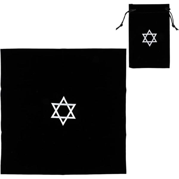 バリエーションコード : 2B2GGO99D9「 上質な素材 」 神秘的な雰囲気にぴったりの光沢のある素材を使用。生地も厚めでシワがつきにくいのも嬉しいポイントです。「 持ち運びに便利 」 ５０cmx５０cmのタロットクロスですので、ミニサ...