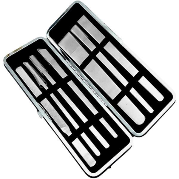 バリエーションコード : 2B4CFI3SKG・古い角質除去や巻き爪改善など足のお手入れ用ペディキュアナイフキットです。7本セットと9本セットの2つからお選びいただけます。・材質は耐久性があり、清潔感のあるステンレス鋼。男女兼用でお使いいた...