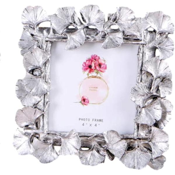 バリエーションコード : 2B4U9WC9HV・イチョウのデザインをしたフォトフレームです。高級感のある色合いで、恋人や夫婦のラブラブ写真を飾るのにピッタリ。旅行、家族、恋人、夫婦、子ども、赤ちゃんなどの大切な思い出をプリントして部屋に飾れ...