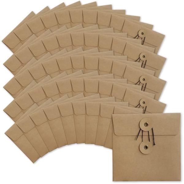 バリエーションコード : 2B4WQLX513・クラフト紙のCD/DVDディスクケース50枚セットです。・ビンテージ感のある紐綴じ式でおしゃれなデザインです。・CD/DVDの整理整頓や、ギフト用のラッピングにお使いいただけます。・1枚につき...