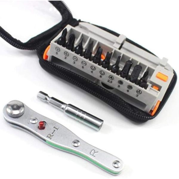 ・コンパクトなラチェットドライバー12点セット。収納ケース付。・持ち運びが簡単で、様々なシーンに対応するコンパクト仕様。材質は高い耐磨耗性と高硬度の特性のクロムバナジウム合金鋼を使用。・「セット内容」ラチェット、エクステンションロッド、ビッ...