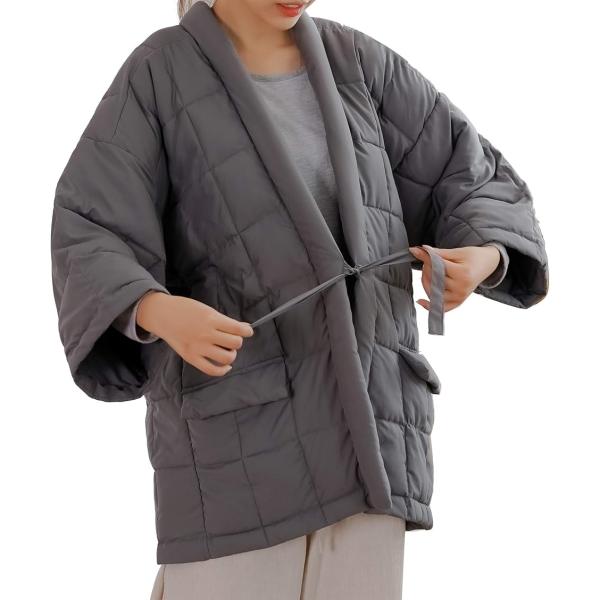 バリエーションコード : 2B6UVOH4YJ「軽量・コンパクト性」収納した後は手の平サイズ、持ち運びが便利です。「ホームベスト」はんてんには、低アレルギー性のmiansheの先端のファイバーフィルが詰められています。羽毛ではないです。ふわ...