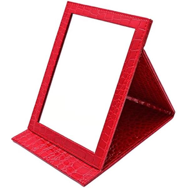 バリエーションコード : 2B85H0RGDW高級感のあるエナメル調、クロコ柄。持ち運びに便利な折りたたみミラーです。鏡部分は大判タイプでメイクに便利です。通勤、通学にも最適、バッグに入りやすい薄型設計。ほどよい厚さのフェイクレザーを使用。...