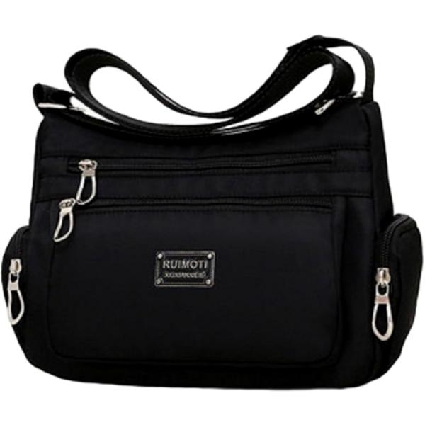 バリエーションコード : 2B88R4YVPP・たくさんのポケットが色々とわけられて使えるシンプルなショルダーバッグです。コンパクトデザインながら多くいれられるのが嬉しいポイント。デイリーシーンからトラベル・旅行など幅広く使えるのも人気です...