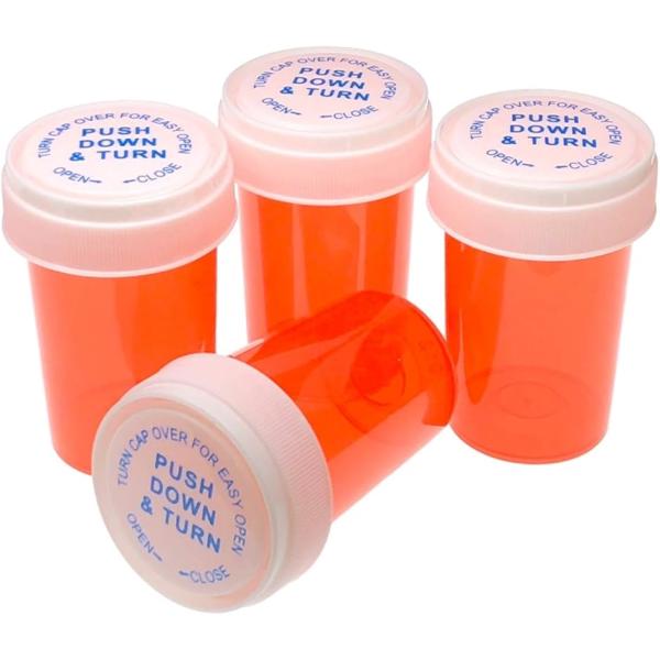 バリエーションコード : 2B898QG08S・ハリウッド映画や海外ドラマでよく見かけるタイプのピルケースです。鏡扉の裏に置いたり、引き出しの中やロッカーに忍ばせるだけで、あのシーンを再現します。・携帯に便利なサイズなので、ポケットやバッグ...