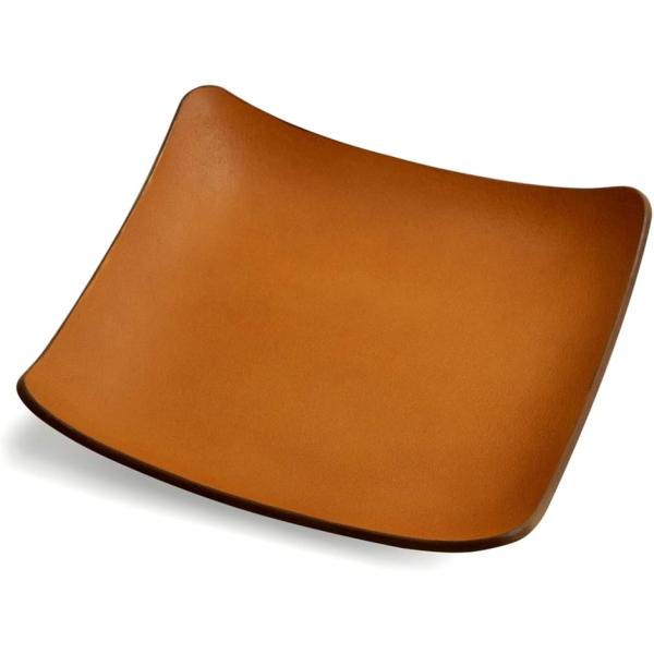 バリエーションコード : 2BURKPFU6T「日本の職人が1つ1つ丁寧に作りました」 自社工房で心を込めて1つ1つ丁寧に作っています。プレス機でなどですぐに形成できるものではなく、「革絞り」という日本古来から伝わる伝統技法で、時間をかけて...