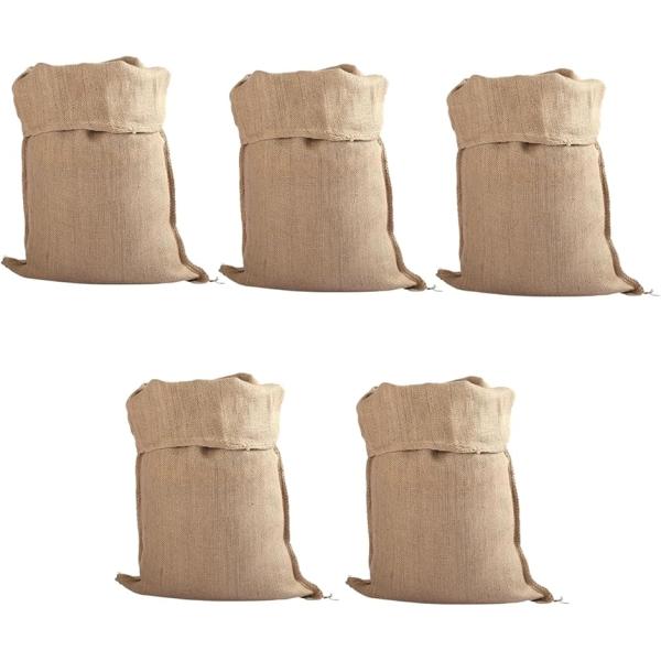 バリエーションコード : 2B91D6U8CR「厚手で丈夫な麻袋」 約40x約60cmの大きなサイズで、園芸作業や土の運搬に最適な麻袋です。丈夫で使いやすく、様々な用途に活躍する頼れるアイテムです。「多用途に活躍」 土砂や肥料、果物、野菜な...