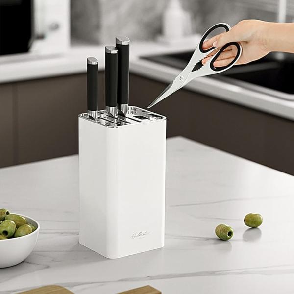 バリエーションコード : 2B92CQT1V2「多用途対応」5本の包丁と調理バサミ専用穴を備えた包丁立てで、キッチンを整理整頓。「高品質素材」耐久性に優れたPET+シリコン素材に上部メッキ加工を施し、美しさと機能性を兼ね備えた一品。「スタイ...