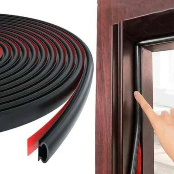 「 隙間パッキンでしっかり防音、防塵対策」高品質なパッキンで、外部からの騒音やホコリを効果的に防ぎ、室内環境を快適に保ちます。隙間からの虫や塵の侵入を防止し、6メートルの長さで複数の窓や玄関にも対応できま「簡単取り付け」強力な粘着テープがつ...