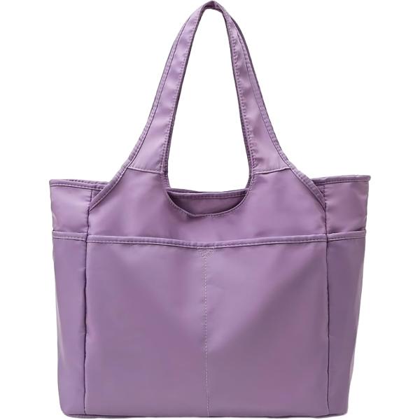 バリエーションコード : 2B9OSI4QLD「大容量で通勤バッグにも最適」このナイロンバッグは、大容量でA4サイズの書類やノートPC、さらには500mlペットボトルや折りたたみ傘まで楽々収納できます。軽量で持ち運びが楽なので、通勤バッグと...