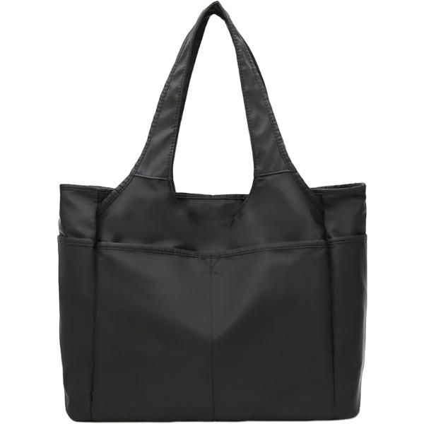 バリエーションコード : 2B9OSI4QLD「大容量で通勤バッグにも最適」このナイロンバッグは、大容量でA4サイズの書類やノートPC、さらには500mlペットボトルや折りたたみ傘まで楽々収納できます。軽量で持ち運びが楽なので、通勤バッグと...