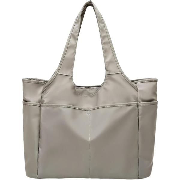 バリエーションコード : 2B9OSI4QLD「大容量で通勤バッグにも最適」このナイロンバッグは、大容量でA4サイズの書類やノートPC、さらには500mlペットボトルや折りたたみ傘まで楽々収納できます。軽量で持ち運びが楽なので、通勤バッグと...