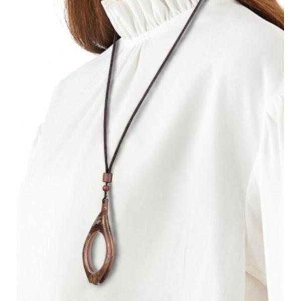 「商品の特徴」ペンダントルーペは、視力の低下が進行したり、細かい作業が必要な場面で非常に便利です。「折り曲げられる」折り曲げることもでき曲げているときはファッションとして、使用時は広げてお使いすることができます。視力低下対策に最適な高倍率ル...