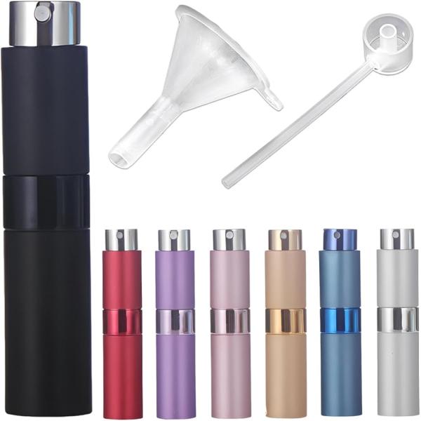 バリエーションコード : 2B99G86IPY「キャップレスタイプ」ボトルのボディをくるっと捻るだけでプッシュ部分が出てくる実用性の高い便利なデザインです。バッグのなかでキャップが勝手に外れたり、またキャップを紛失してしまう心配もありません...