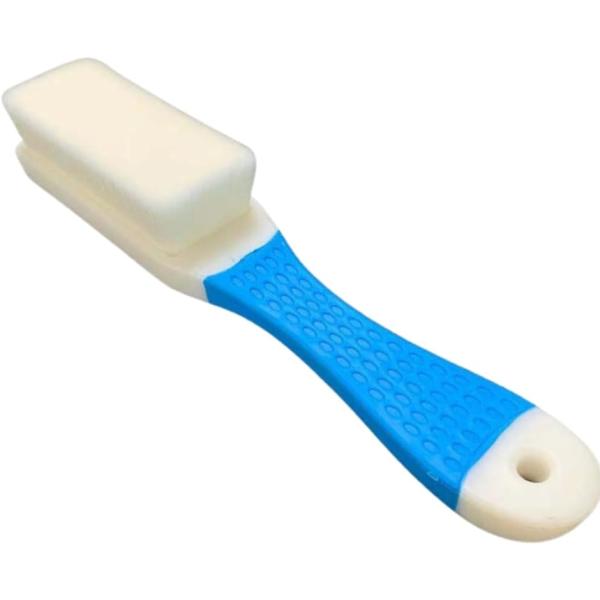 「柔らかい触り心地の極細毛」一般的な靴用ブラシは毛質が固いため塗装や表面の生地を削ってしまうこともしばしば…。摩擦ゼロでお気に入りの靴を優しく洗える靴用ブラシです。いつまでも触っていたくなるような柔らかい触り心地の極細毛により、繊維の中まで...