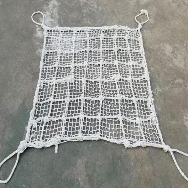 「商品について」 このベルトスリングネットは、非常に高い耐久性があり、滑りにくく、耐摩耗性もあります。また、色あせしにくい高強度ナイロンを採用しています。「ネットの特徴」 この高耐久ベルトスリングネットは、過酷な作業に対する耐久性を保持。耐...