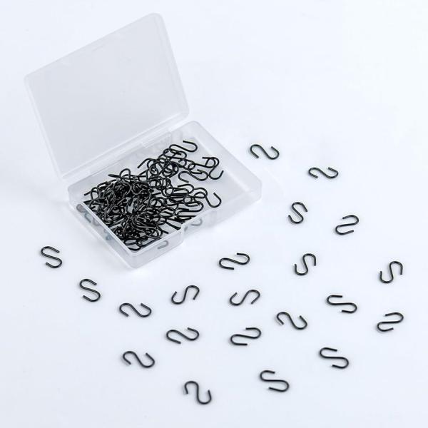 「材質」高品質の鉄材料で作られ、表面メッキ黒色処理、耐久性があり、簡単に錆びることはありません。「セット内容」100個入り1/2'ミニS字フック、収納ボックス付き、開閉が簡単で、きちんと収納でき、紛失しにくい。「使い方は簡単」精巧に作られて...