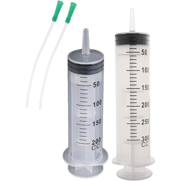 バリエーションコード : 2B9JGH3QNL汎用の大容量シリンジ・注射器です。大容量の200MLと300MLの2サイズセットで、30cmのホースも付属します。耐油性ですので油圧ブレーキのオイル交換・エア抜き作業からペットの給餌・エサやり、...