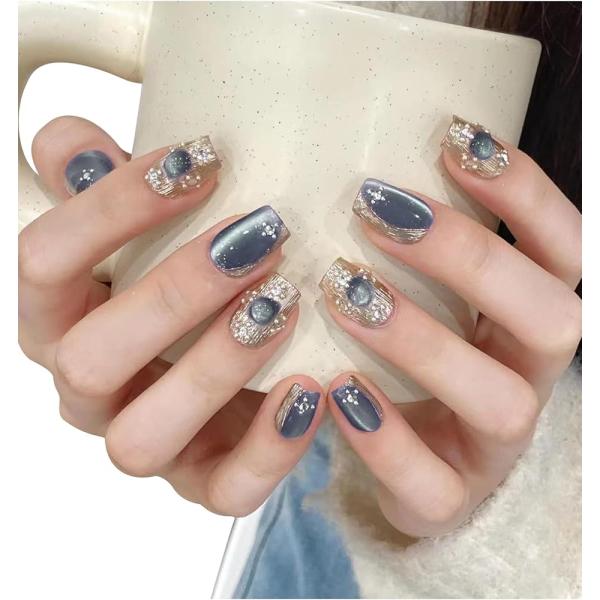 バリエーションコード : 2B9NOPXUCV貼るだけで簡単に装着できるネイルチップです。忙しい日でもさっと装着できるので、ネイルサロンに行く時間がない方やネイル初心者にもおすすめです。気分やイベントに合わせて手軽にネイルデザインを変えるこ...