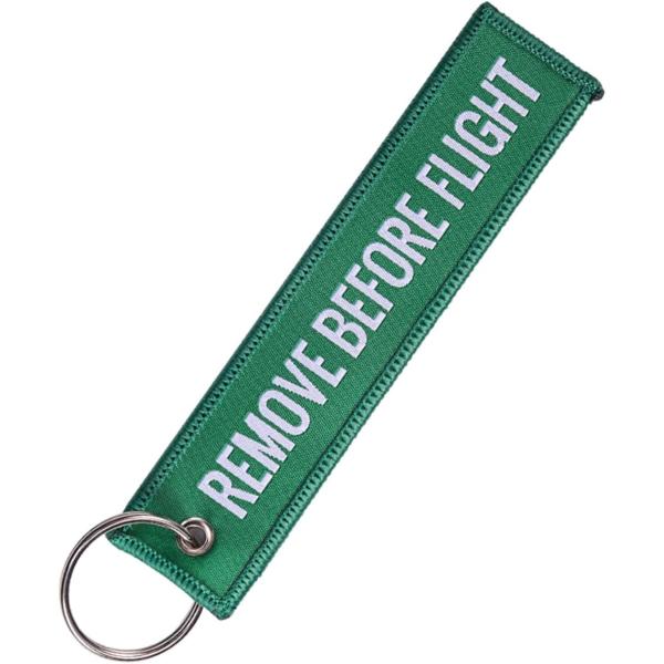 バリエーションコード : 2B9C3P8U9Y「Remove Before Flight」タグをモチーフしたキーホルダーです。荷物タグとしても使用できます。このフレーズは、ファッションやアクセサリーでも需要があり、キーチェーンや衣類などに見...