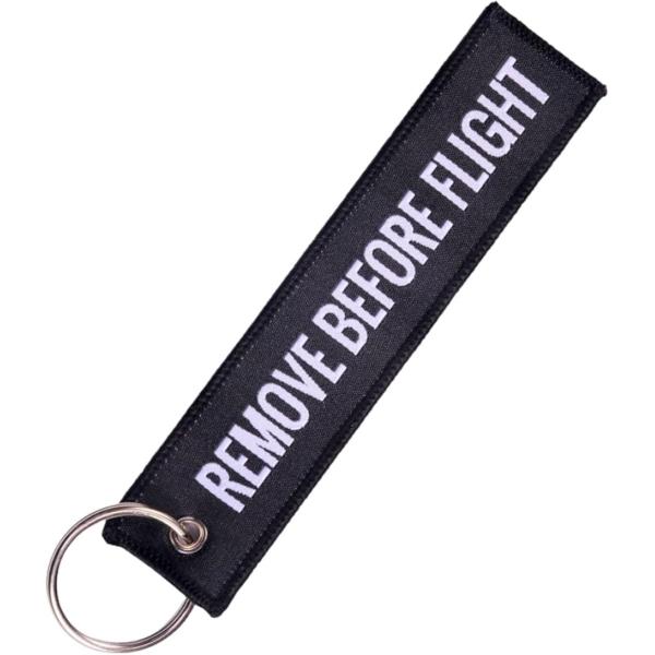 バリエーションコード : 2B9C3P8U9Y「Remove Before Flight」タグをモチーフしたキーホルダーです。荷物タグとしても使用できます。このフレーズは、ファッションやアクセサリーでも需要があり、キーチェーンや衣類などに見...