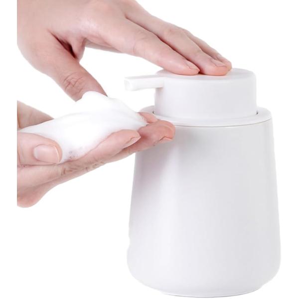 バリエーションコード : 2B9OCW0IQG「セラミック泡ソープディスペンサー」シンプルで高級感あるデザインに泡タイプの使いやすいソープディスペンサーです。大きめのヘッドで押しやすく、一押しで幅広ノズルからクリーミーな泡がたっぷり出ます。...