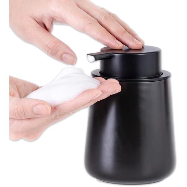 バリエーションコード : 2B9OCW0IQG「セラミック泡ソープディスペンサー」シンプルで高級感あるデザインに泡タイプの使いやすいソープディスペンサーです。大きめのヘッドで押しやすく、一押しで幅広ノズルからクリーミーな泡がたっぷり出ます。...