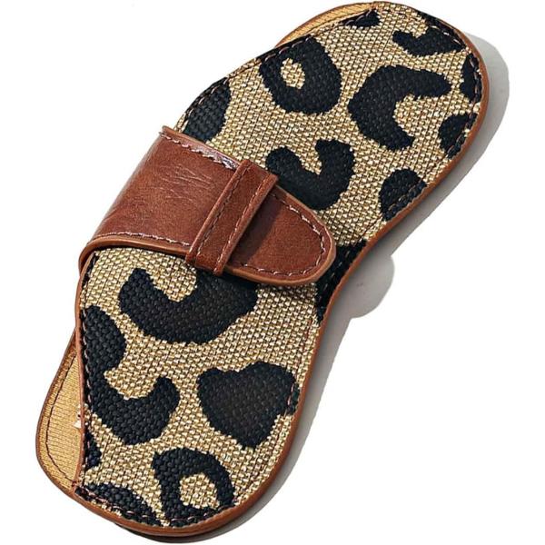 バリエーションコード : 2B9OL9K99H「スタイリッシュなレオパード」メガネケースには珍しい、おしゃれなレオパード柄。持ってるだけで気分の上がる小物です。「スリム＆軽量でスマートなデザイン」おしゃれなシンプルデザインで、スリムで持ち運...