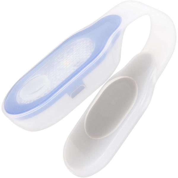 バリエーションコード : 2B9PUS3CPW看護師の夜勤の業務で呼び出しや巡回の時に使用するクリップ型懐中電灯です。高輝度LEDライトで暗い場所もしっかり照らし、クリップ型の磁石付きで制服に装着可能。上着ポケットに挟めば両手を自由に使用で...