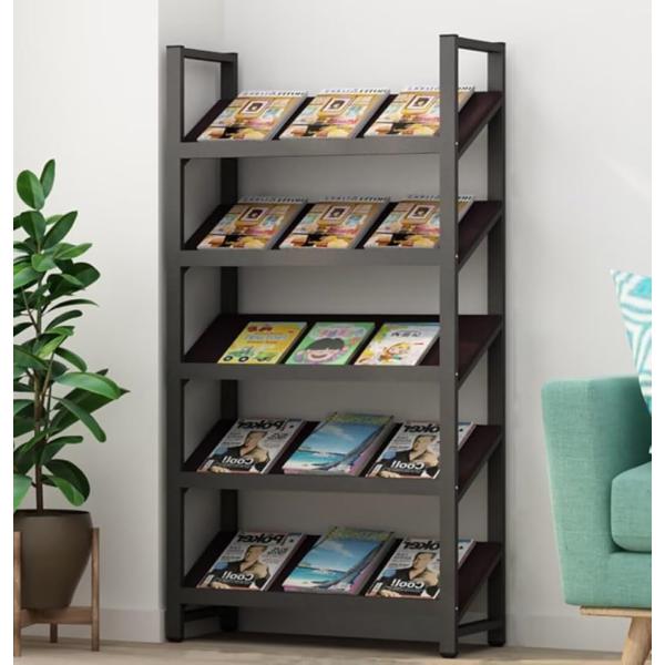 バリエーションコード : 2B9U15DQ8I「シンプルでおしゃれなデザイン」このマガジンラックのデザインはシンプルであり、鉄製のフレームと木製の棚板が室内の雰囲気と調和していて、オフィスではカタログの展示などディスプレイラックとして最適で...