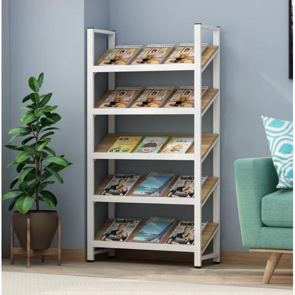 バリエーションコード : 2B9U15DQ8I「シンプルでおしゃれなデザイン」このマガジンラックのデザインはシンプルであり、鉄製のフレームと木製の棚板が室内の雰囲気と調和していて、オフィスではカタログの展示などディスプレイラックとして最適で...