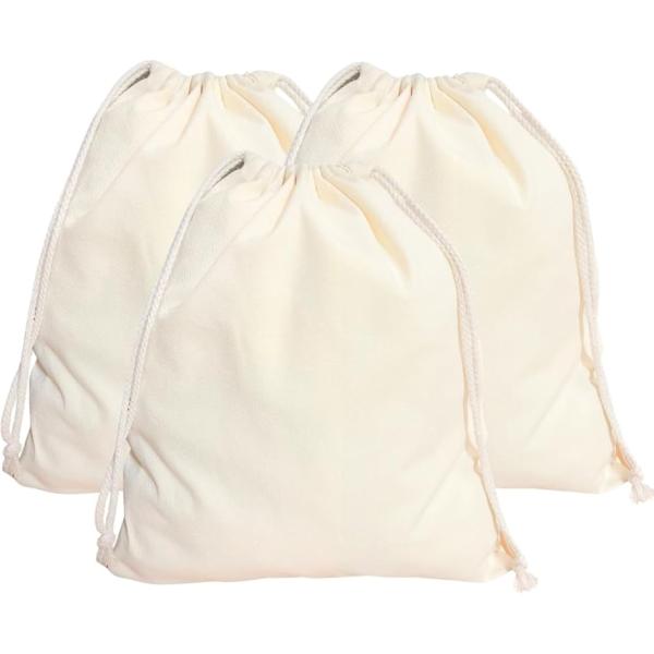 「シンプルデザイン」厚手のキャンパス生地で製作された無地の巾着袋です。キャンパス生地なので、ペンや絵の具・刺繍・スタンプなどを使用し、お好みのデザインにすることが可能です。＊熱を長時間加えると変形する恐れがあります。アイロンを使用したワッペ...