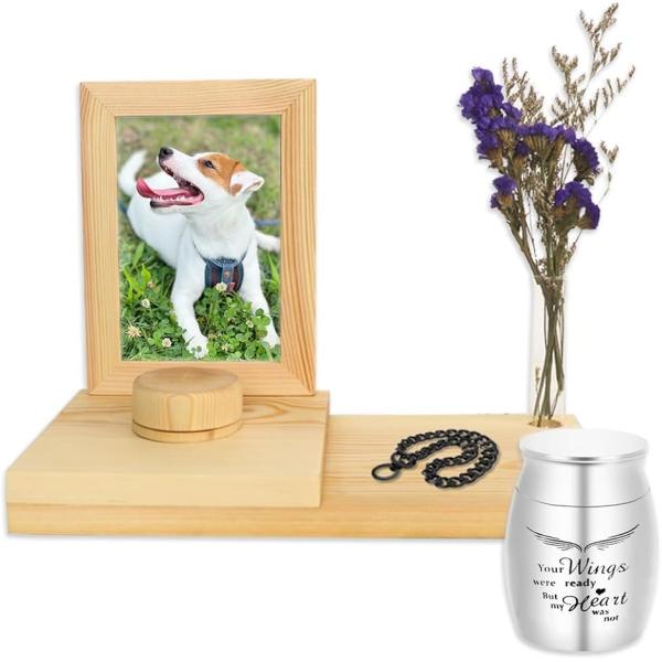 バリエーションコード : 2B9WCCS1V1「ナチュラルデザインのペット供養セット」幅約30cmほどのペット用お仏壇セットです。日々の暮らしに馴染むちょうどいいサイズ感ながら、お供え物やおりんなどの仏具が置けるスペースと、ちょっとしたお花...