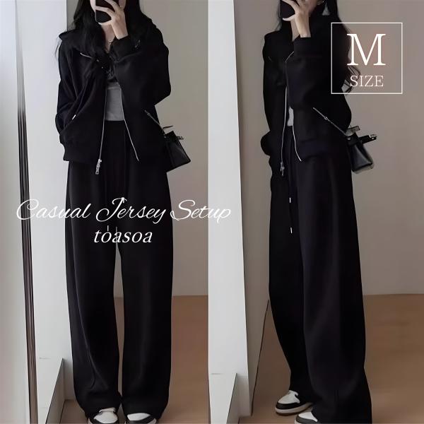 バリエーションコード : 2B9WY4J0QSカジュアル感たっぷりのデザインでスポーティーコーデにぴったりなパーカーとロングパンツの2点セット。人気のフード付き。これだけでコーデが完成するのでさっと着られて楽ちん。伸縮性があり動きやすくデイ...