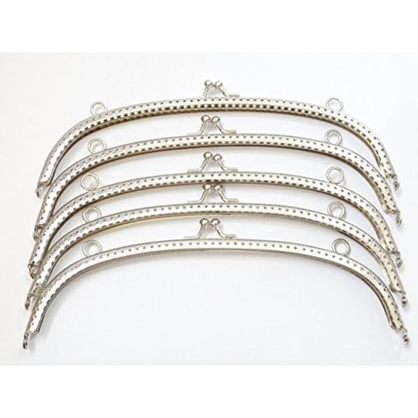 口金 5個 セット口金サイズ 横：約20cm 高さ：約　5.5cm口金は縫付けタイプで、チェーンを付けられる穴があります。色はシルバーです。大きい がま口 口金 5個 セット シルバー 20cm