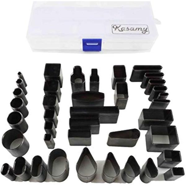 バリエーションコード : 2BFOKBXDCXレザー クラフト 用 型抜き 活用幅 の 広がる 39 種類 の 型 を セット した商品です。スマホ や タブレット用 の カバー を 作る 際の カメラ部分 や イヤホン ジャック 、 サイ...