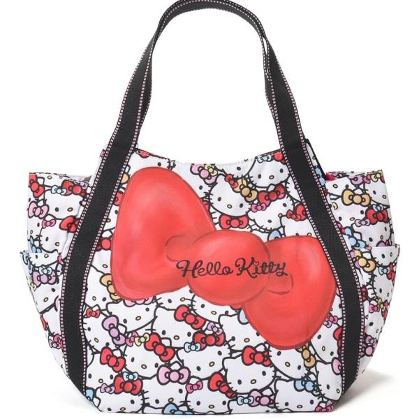 バリエーションコード : 2BBW97QADG「サイズ」たて/約30cm、よこ/約49cm、まち/約21.5cm、持ち手/約46cm、「仕様」マグネットボタン開閉、表側両サイドポケット有り、内側ZIPポケットx1、小分けポケットx2、ペンホ...