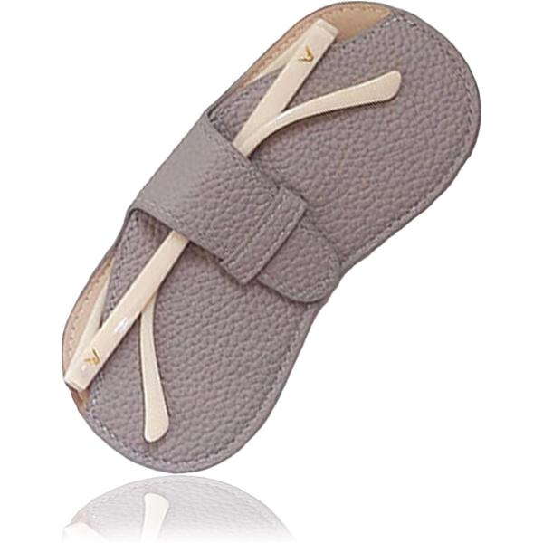 バリエーションコード : 2BJ6IYLN46「超軽量のコンパクト設計」外寸 横 １７．５ｃｍx縦 ８ｃｍ、厚み約１.５ｃｍ。重さはわずか３０g。できるだけ大きなメガネケースを持ち運びたくない、シンプルながらも個性もある物が欲しいといった方...