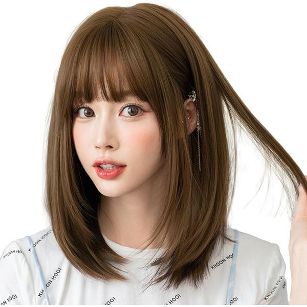 バリエーションコード : 2BJ9GX39UT「可愛さ光るボブウィッグ」レディースウィッグの中でも人気のレイヤーボブウィッグ。毛先の長さが違うレイヤーカットで自然な動きが作れちゃう。サイドレイヤーで小顔効果も抜群。顔周りがスッキリ軽い仕上が...