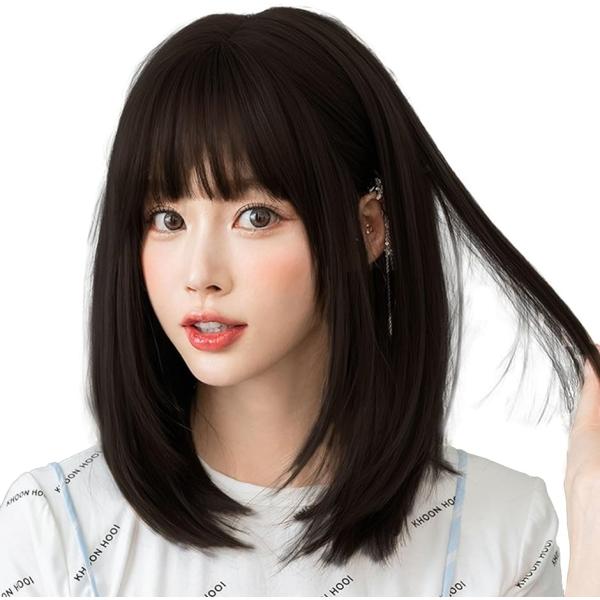 バリエーションコード : 2BJ9GX39UT「可愛さ光るボブウィッグ」レディースウィッグの中でも人気のレイヤーボブウィッグ。毛先の長さが違うレイヤーカットで自然な動きが作れちゃう。サイドレイヤーで小顔効果も抜群。顔周りがスッキリ軽い仕上が...