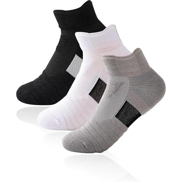 「足の衝撃を吸収」コート（板）の上を縦横無尽に走りまわるバスケットは常に足首に負担がかかります。お子様の足首にかかる負担を少しでも低減するためにジュニア専用ソックスはいかがですか？厚手の生地とフィット性のロータイプで足首を優しく保護します。...