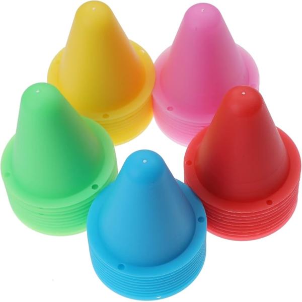 バリエーションコード : 2BJHN6PQU0屋内外問わず様々なスポーツにお使いいただける、ミニマーカーコーン50個セット（レッド、グリーン、イエロー、ブルー、ピンクx各10個）。インラインスケートやスケートボードなどの障害物として、またコ...