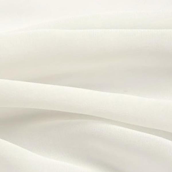 バリエーションコード : 2B2HOS04FDきめ細かく、ふんわり滑らかな肌触りの100D（デニール）ソフトシフォン生地です。カラー：オフホワイト サイズ：長さ約2mx幅約150cm/重量：約240g（80g/m2）/素材：ポリエステル10...