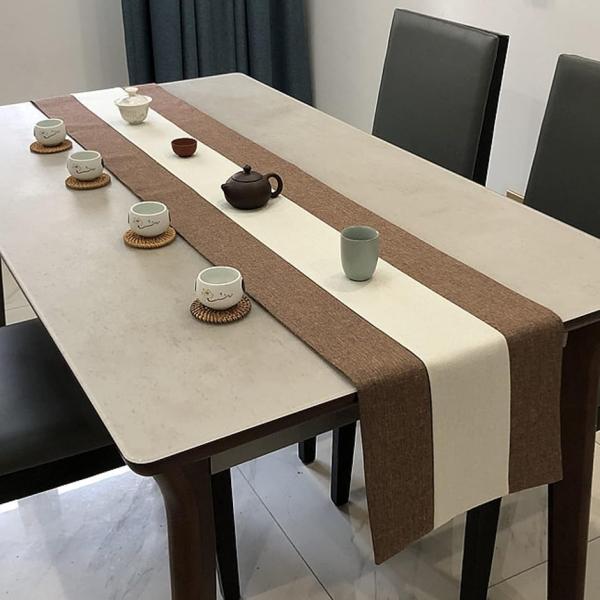 バリエーションコード : 2BJO9UWHFT「特徴」センターに白が入ったシンプルモダンデザイン。スタイリッシュな、和モダン、ホテルライクなどお洒落な雰囲気にぴったりなテーブルランナー。やさしい手触り。柔らかく、生地に厚みがあり高級感があり...