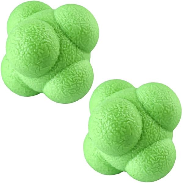 バリエーションコード : 2BJUQGY1J9「身体能力の向上に」リアクションボールは、その特異な形状で予測不能なバウンドを生み出し、使う者の反射神経と敏捷性を刺激します。2個のセットで、トレーニングの変化と楽しさを感じましょう。「瞬発力の...