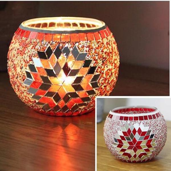 バリエーションコード : 2BJLLJ5U00キャンドルの炎が幻想的で美しく、スピリチュアルな雰囲気を演出する、ステンドグラス調キャンドルホルダーです。煌びやかなキャンドルグラスは日常に癒しと彩を与えてくれます。キャンドルホルダーとしては勿...