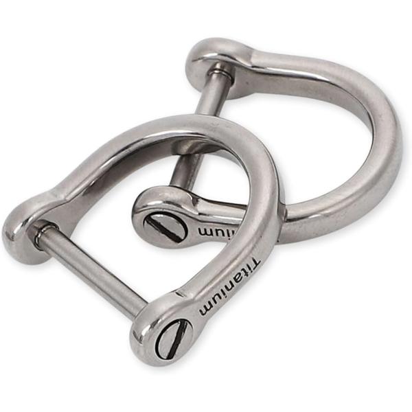 バリエーションコード : 2BJLRP39VFシンプルかつ機能性に富んだチタン製ミニDリングは、あらゆるコーディネートにマッチし、アウトドアスポーツや日常のアクティブなライフスタイルに最適なDカンです。4種類のカラーバリエーションを取り揃え...