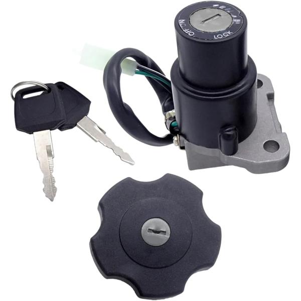 バリエーションコード : 2BJP9NSPP4「カスタムのアクセントに」社外品で汎用タイプの燃料タンクキャップで、カスタムパーツやドレスアップアイテムとしてもオススメの商品です。「純正仕様」純正タイプのキーシリンダーとタンクキャップのセット...