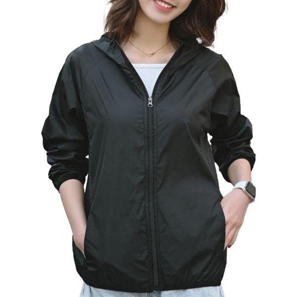 バリエーションコード : 2BJU2DVV6K薄手のナイロンパーカー。アウトドアや旅行などにもとても便利。軽くてコンパクトに畳めるので携帯性にも優れています。撥水性もあるので多少の雨ならカバーできます。微妙な天気の雨具の代わりにも。カーディ...